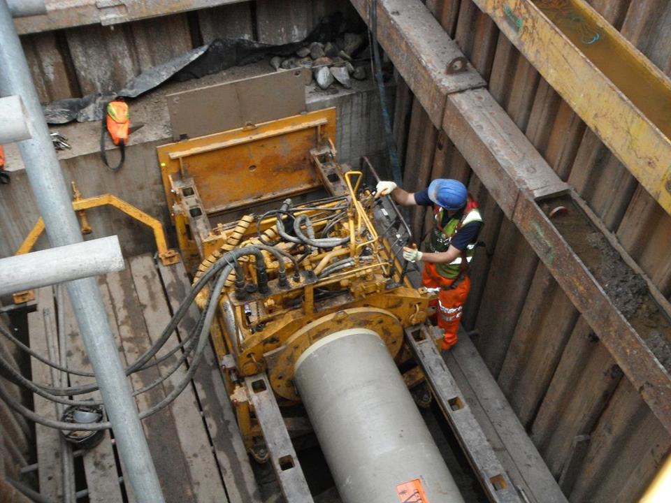 Jacking DN700 GRP Hobas pipe - Trenchless Solutions